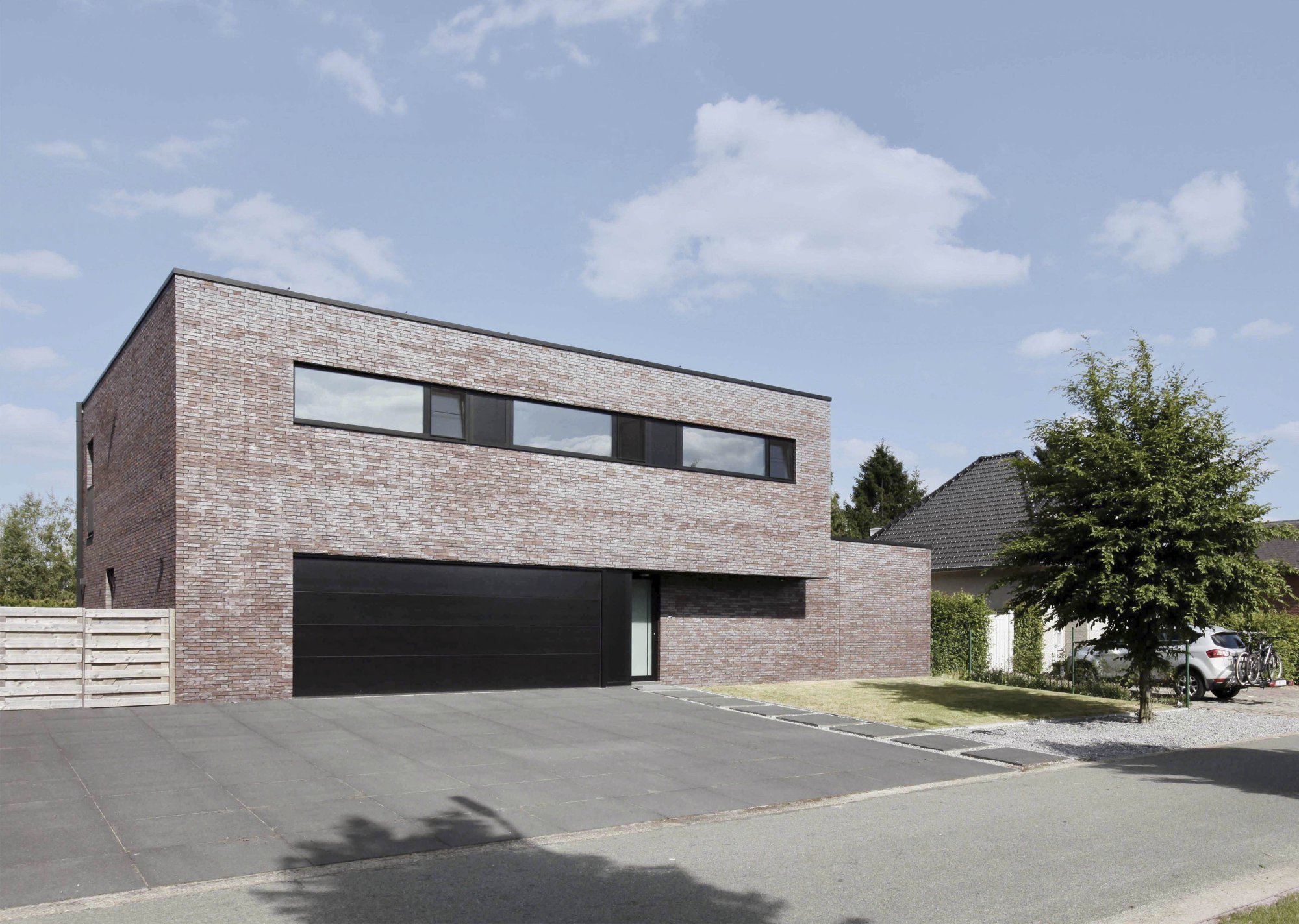 S-C | United Experts Group